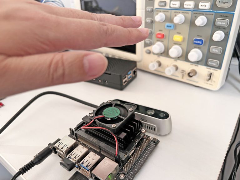 Jetson Nanoに接続したRealSenseのDepthカメラで距離を計測する | Murasan Lab